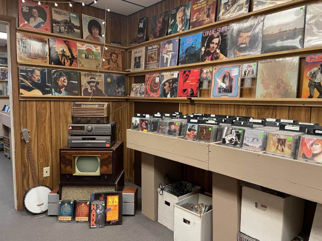 The largest collection of vinyl in the world is in St. Petersburg, Florida